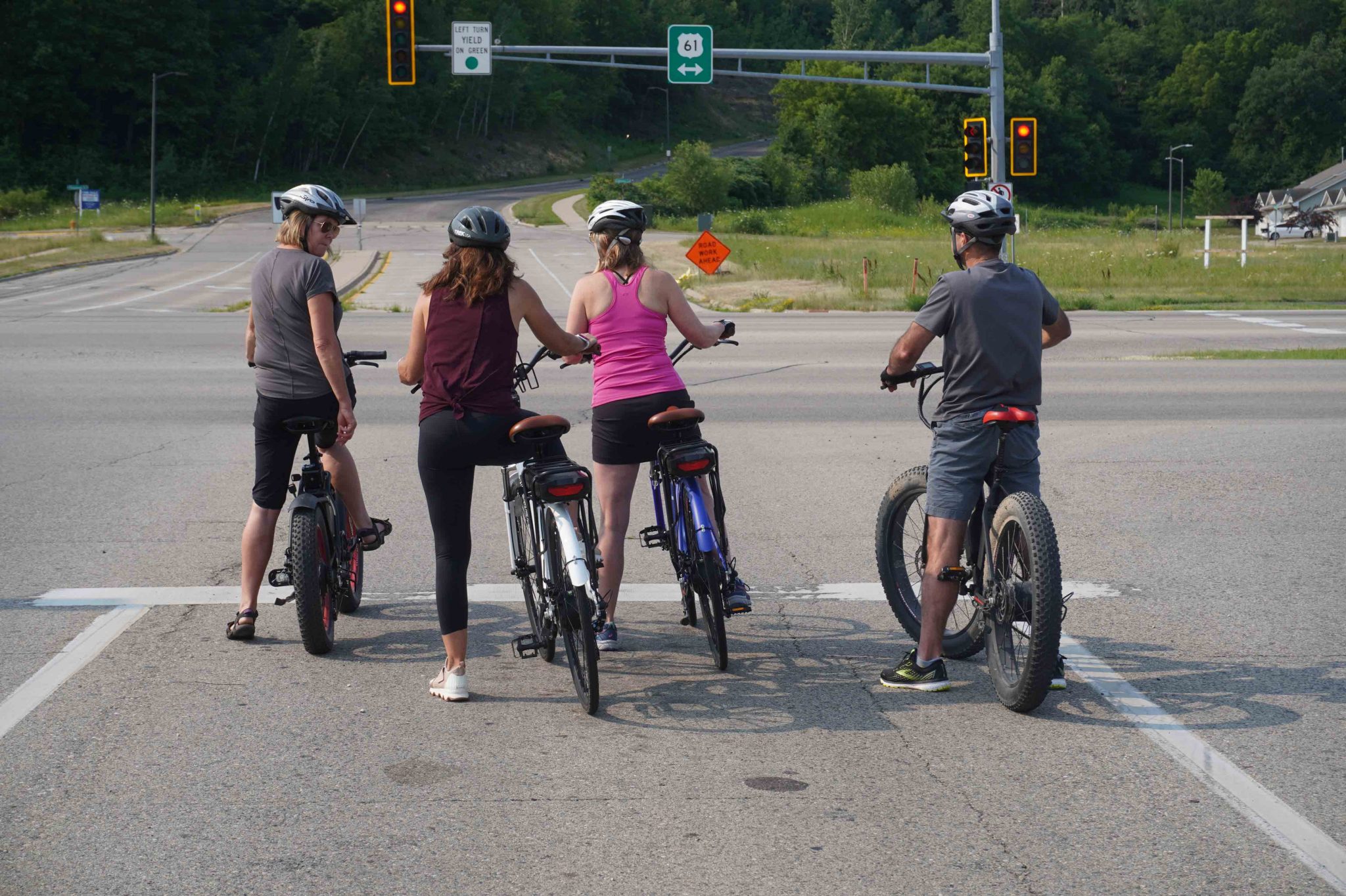 Biking Hand Signals Every Biker Should Know - TUOTEG